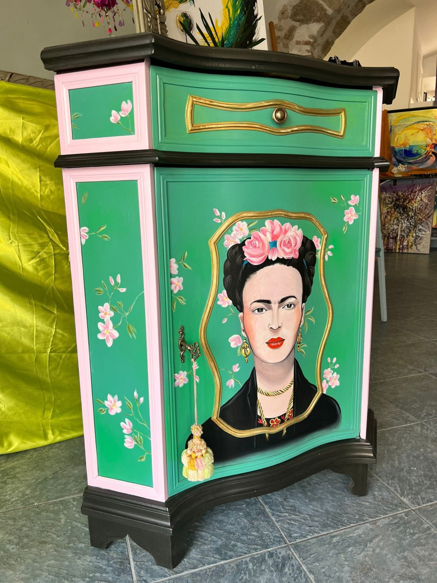 Frida Kahlo corner cupboard Sculpture - Sara Ippoliti