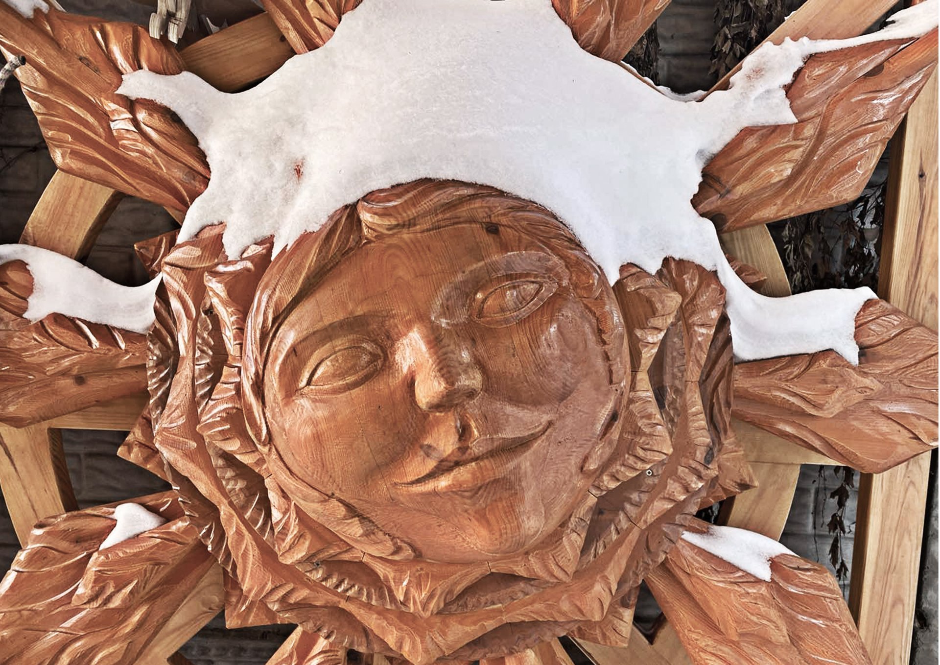 Solar Mask Sculpture - Vladyslav Kolomoiets