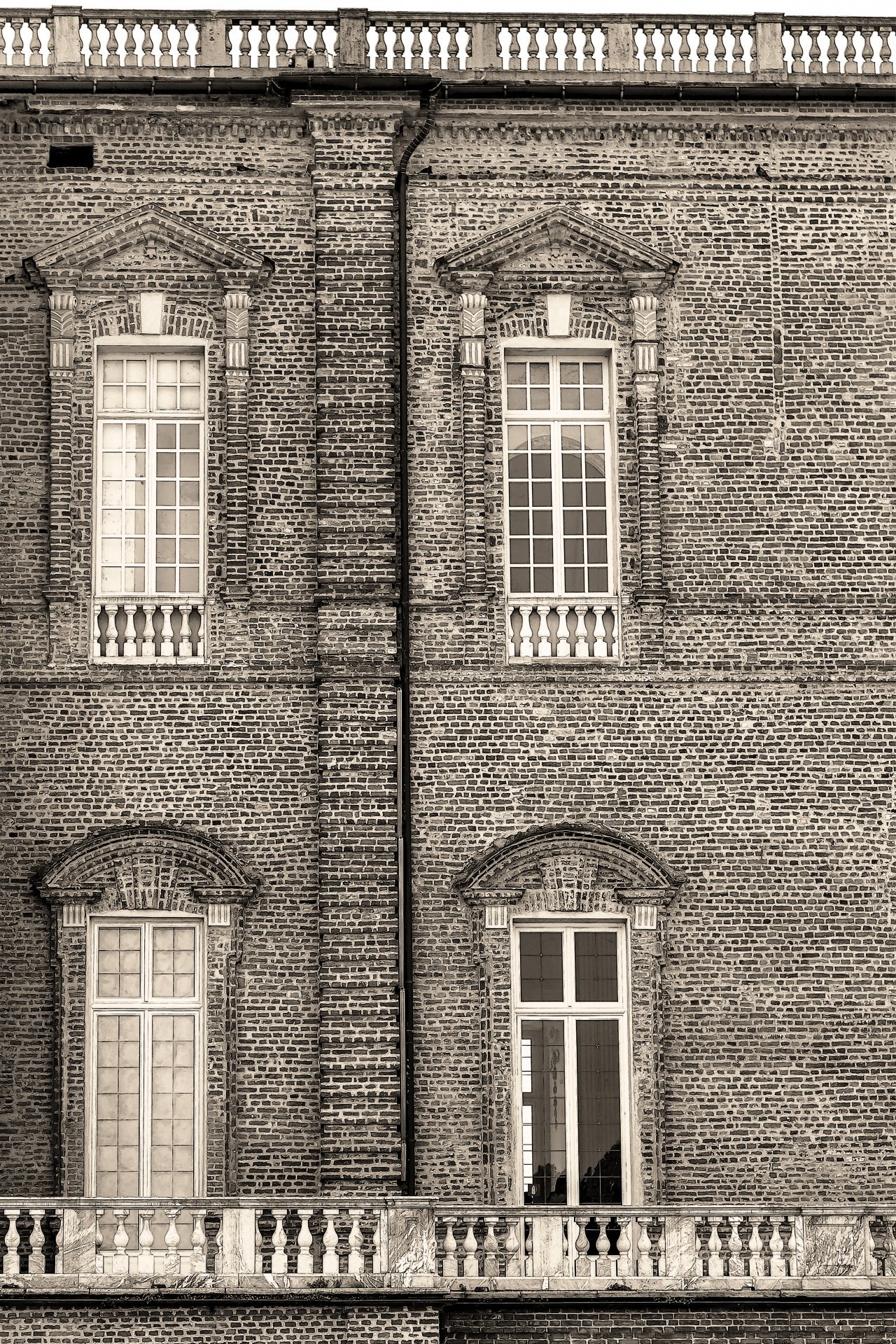 Sepia Architecture Photography - Sergio Luiz Cerezer Benetti Sergio