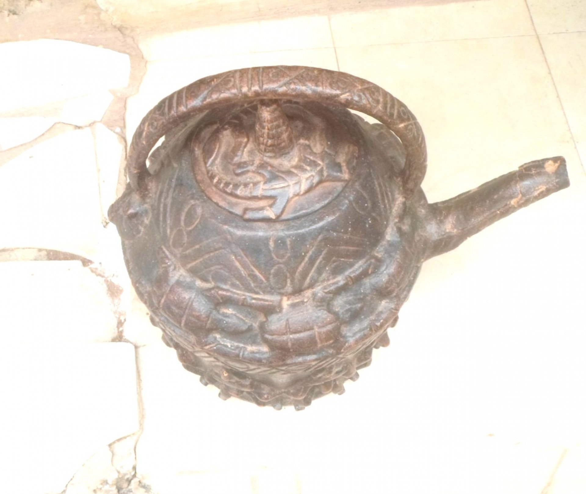 Antique kettle Sculpture - OkeArts African Exhibitions