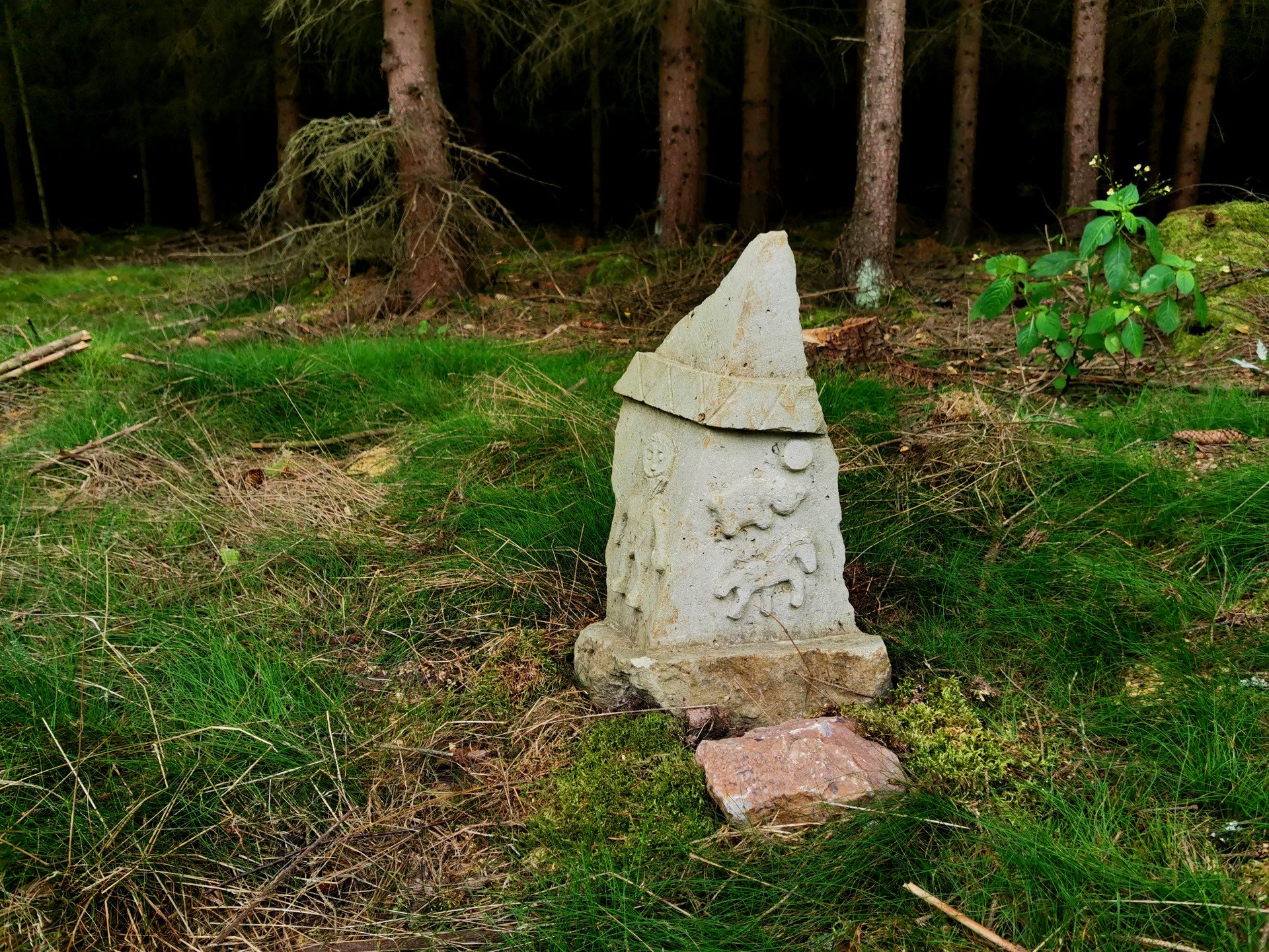 Ancient shard Sculpture - Adam Rosa - Jose Art Gallery